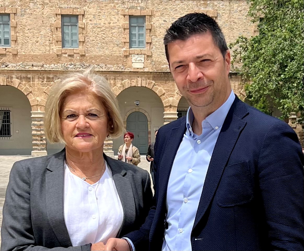 Η ΕΛΕΝΑ ΝΙΚΟΛΑΟΥ ΜΑΖΙ ΜΕ ΤΟΝ ΚΩΝ/ΝΟ ΜΑΚΑΡΗ – NAFPLIO24.GR